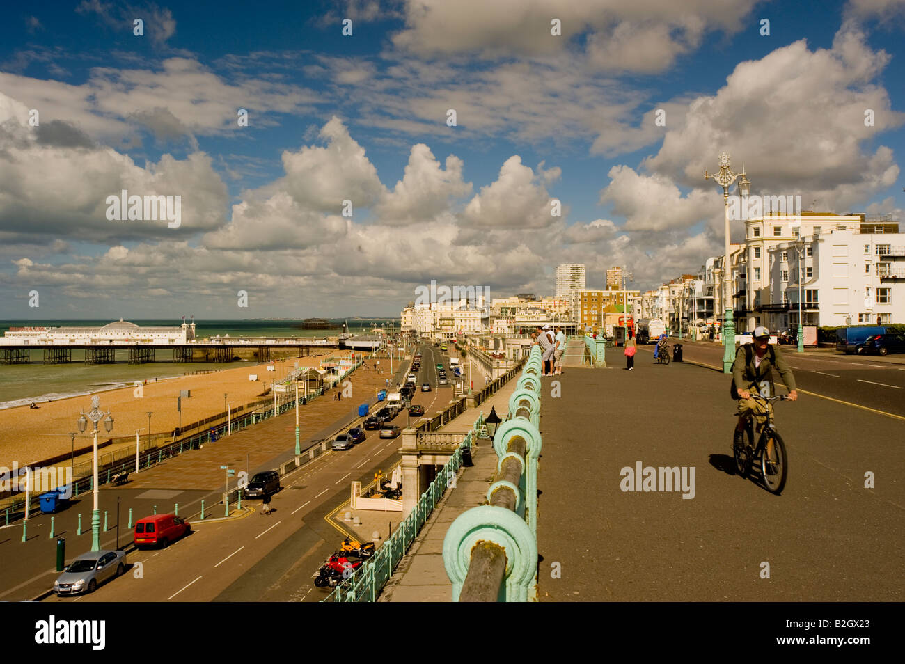 Brighton beach parade hi-res stock photography and images - Alamy