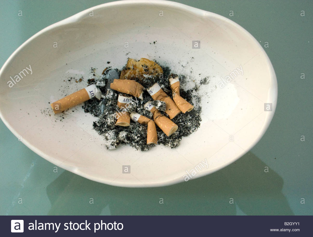 Cigarette Waste Stock Photos & Cigarette Waste Stock Images - Alamy