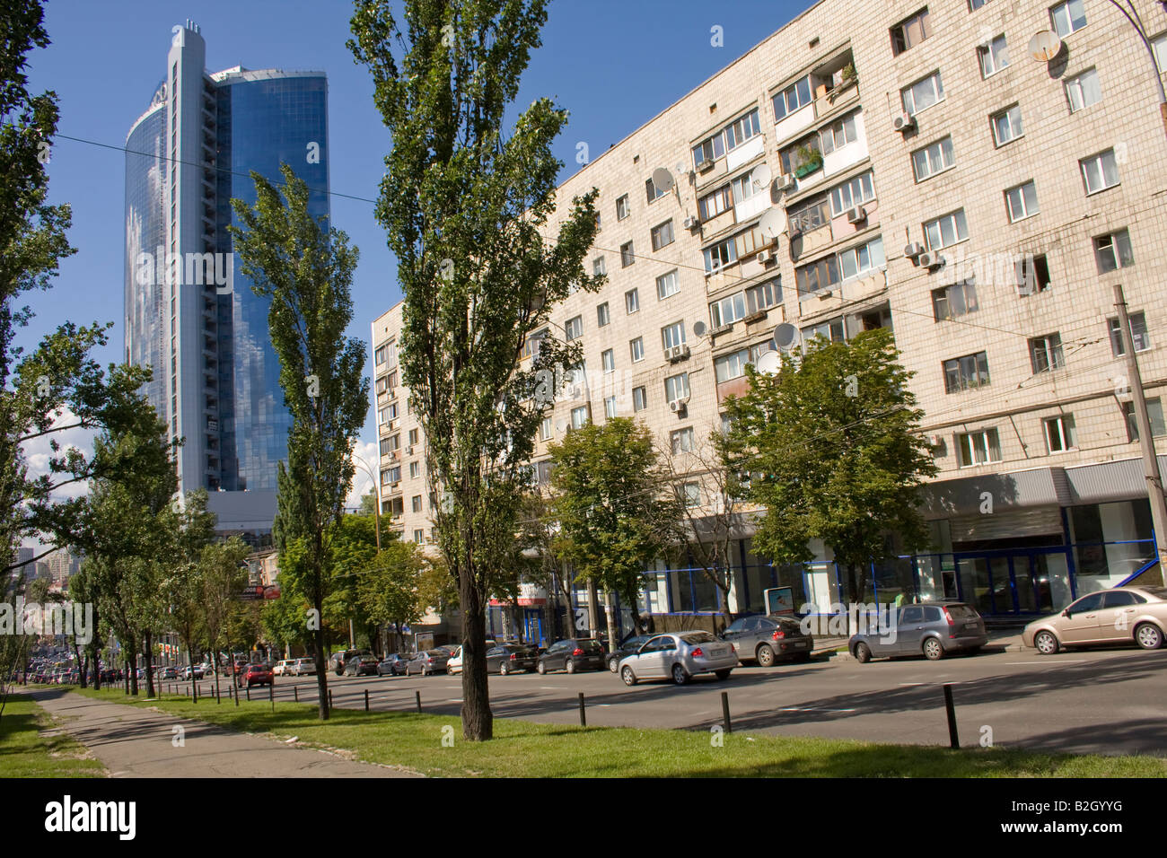 Skyscraper building kiev ukraine hi-res stock photography and images ...