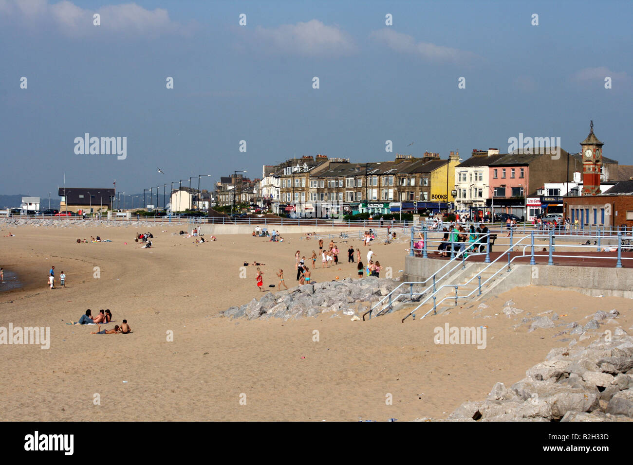 View of beach near the Clock Tower on Morecambe promenade Stock Photo ...