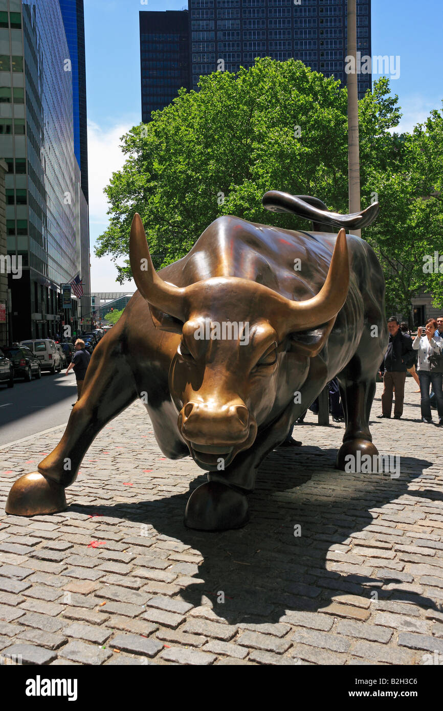 Charging Bull bronze sculpture by Arturo Di Modica in Bowling Green - New York City, USA Stock ...