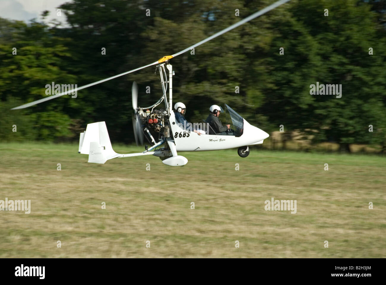 Two seater gyrocopter hi-res stock photography and images - Alamy