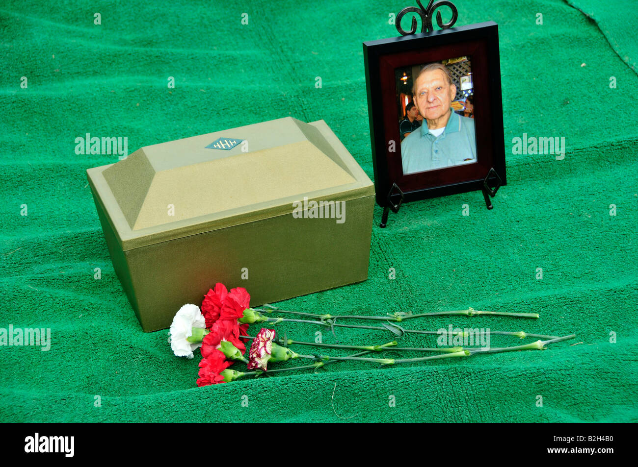 Father funeral shrine hi-res stock photography and images - Alamy