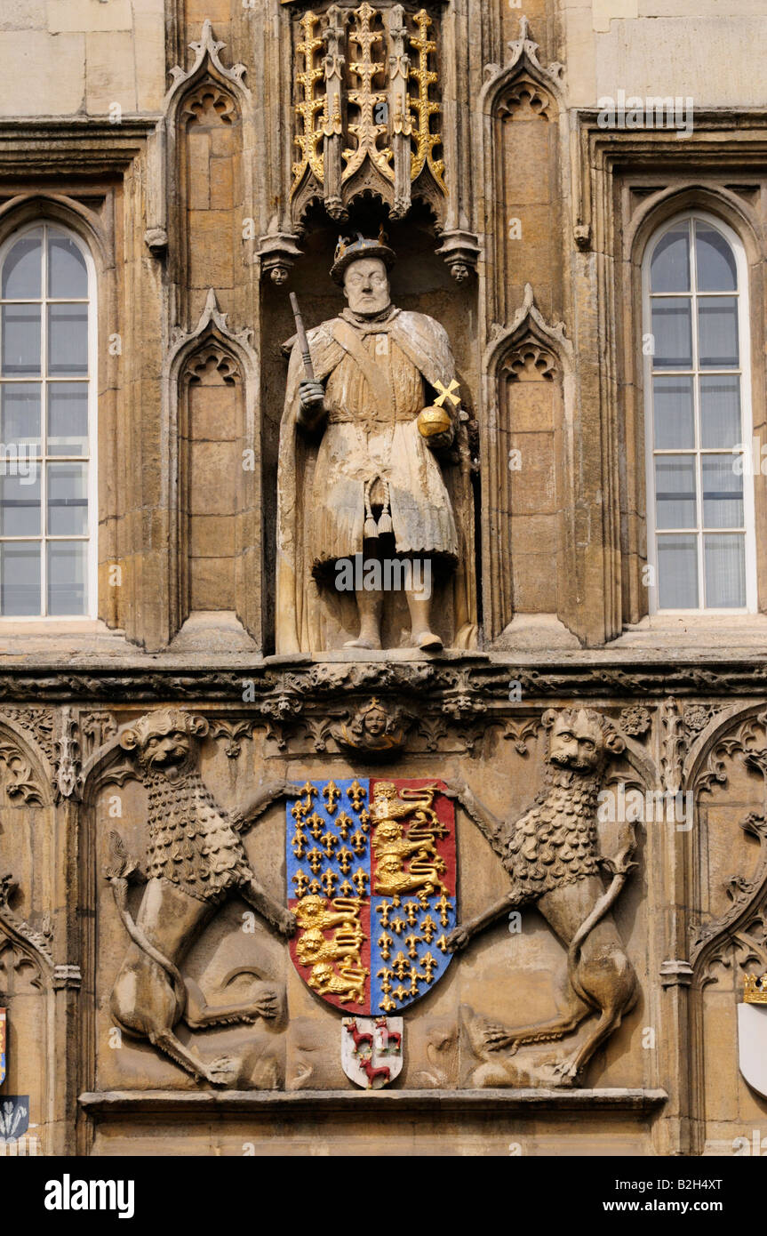 Statue of Henry VIII holding the leg of a chair, Trinity College ...