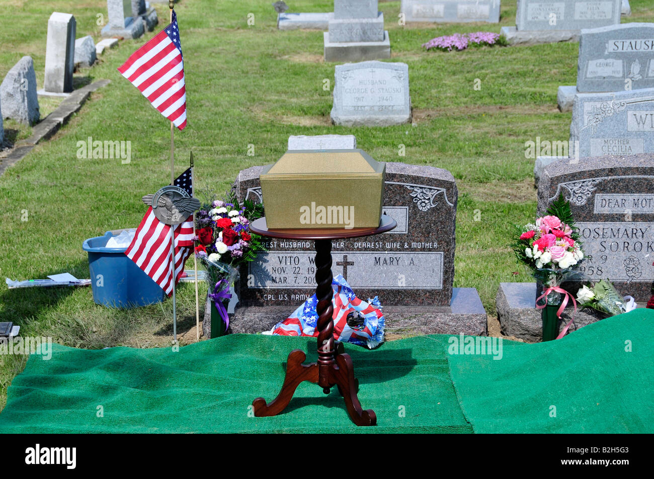 Cremation Ashes High Resolution Stock Photography and Images - Alamy