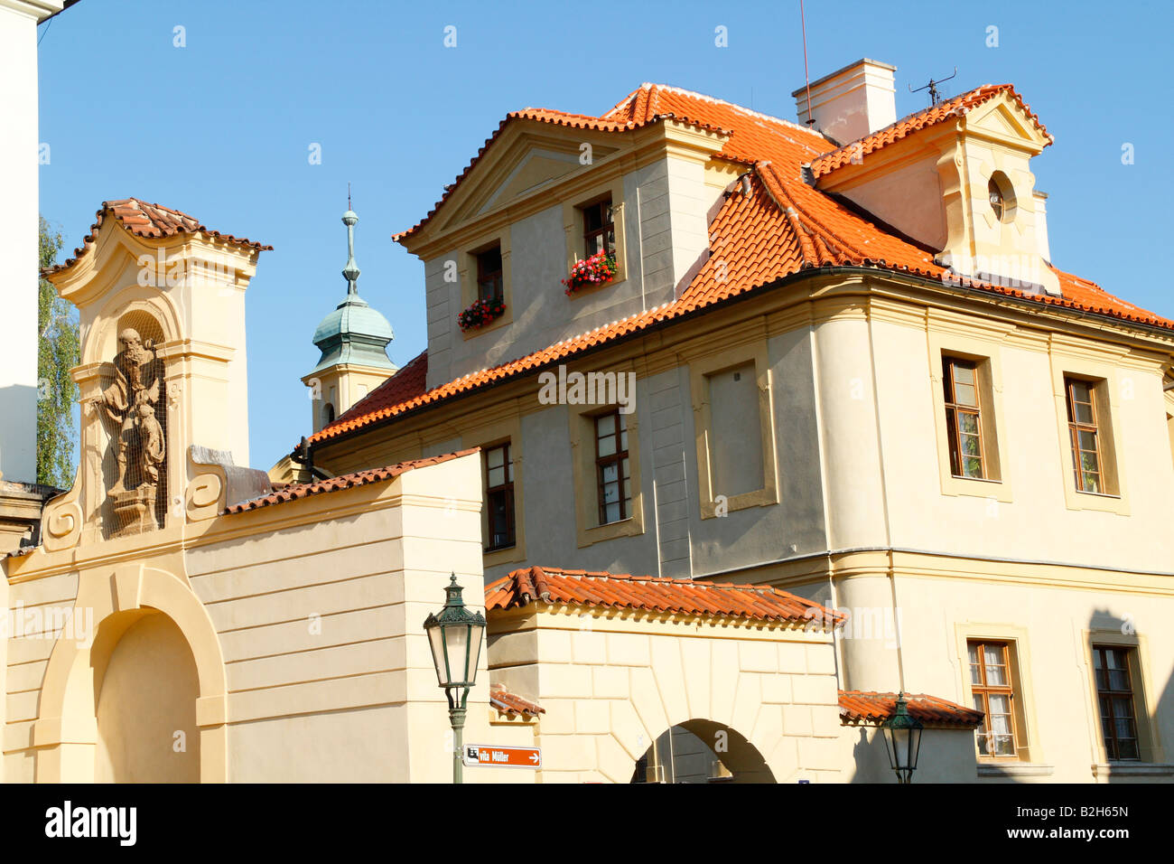 Blue sky bright building capital church churches cities city hi-res ...