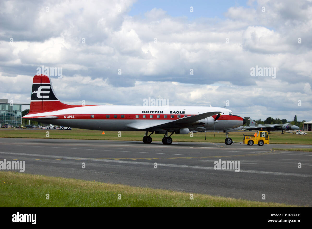 A British Eagle Douglas DC-6 taxiing Stock Photo - Alamy