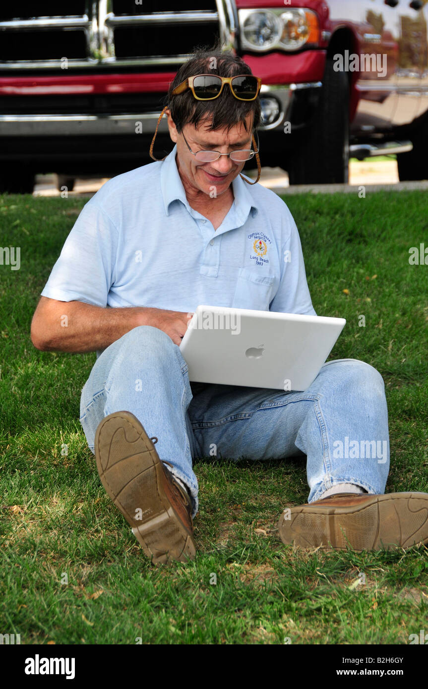 Outside works hi-res stock photography and images - Alamy