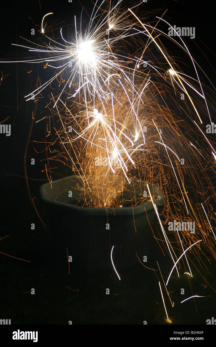 Bonfire night fireworks garden hi-res stock photography and images - Alamy