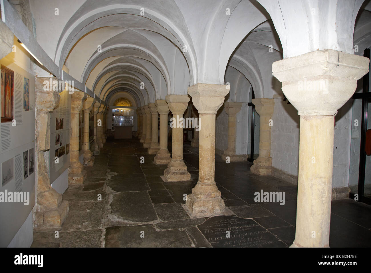 Crypt england uk hi-res stock photography and images - Alamy