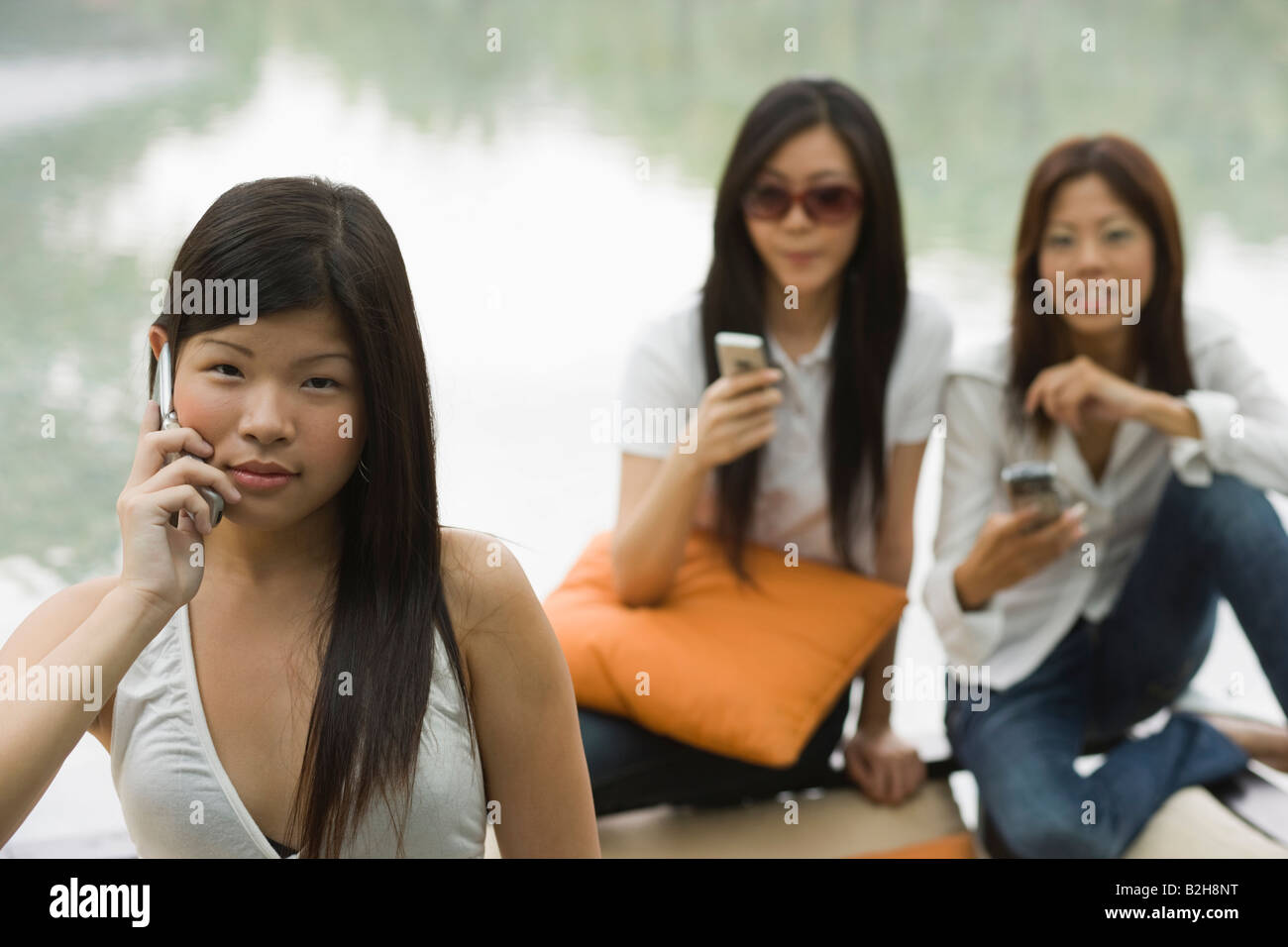 Portrait two women phone hi-res stock photography and images - Alamy