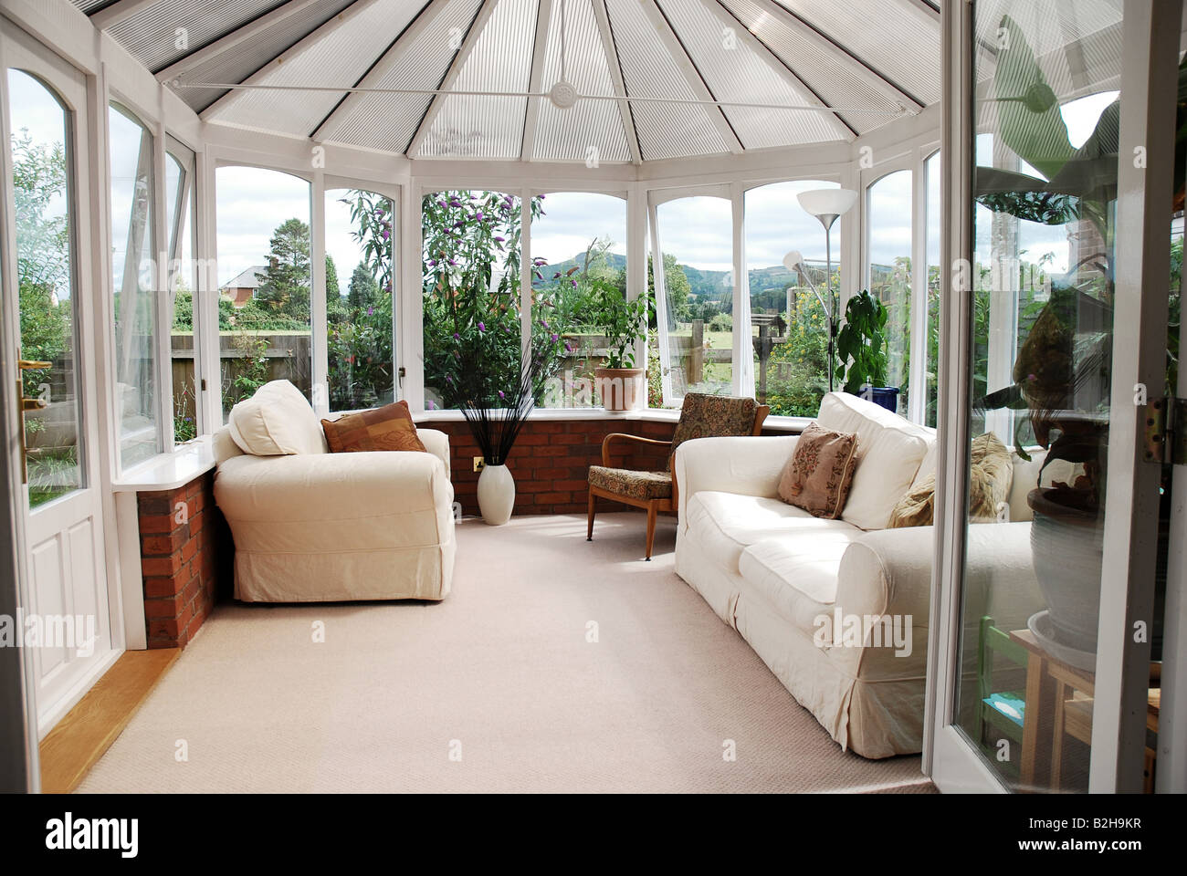 Dwarf wall hi-res stock photography and images - Alamy