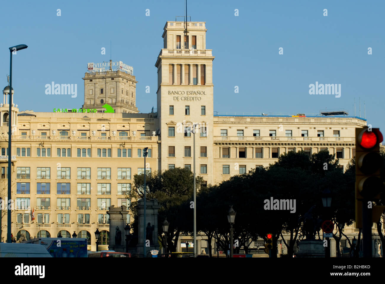 Spanish pedestrian traffic light hi-res stock photography and images ...