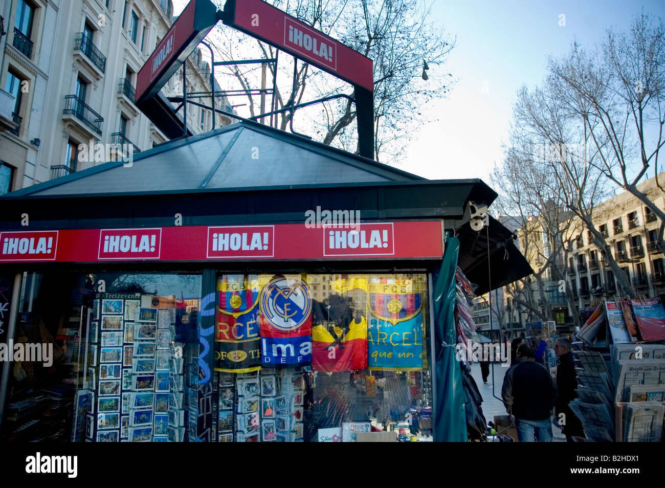 Newsagent window hi-res stock photography and images - Alamy