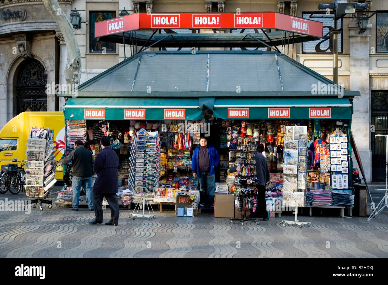 Newsagent window hi-res stock photography and images - Alamy