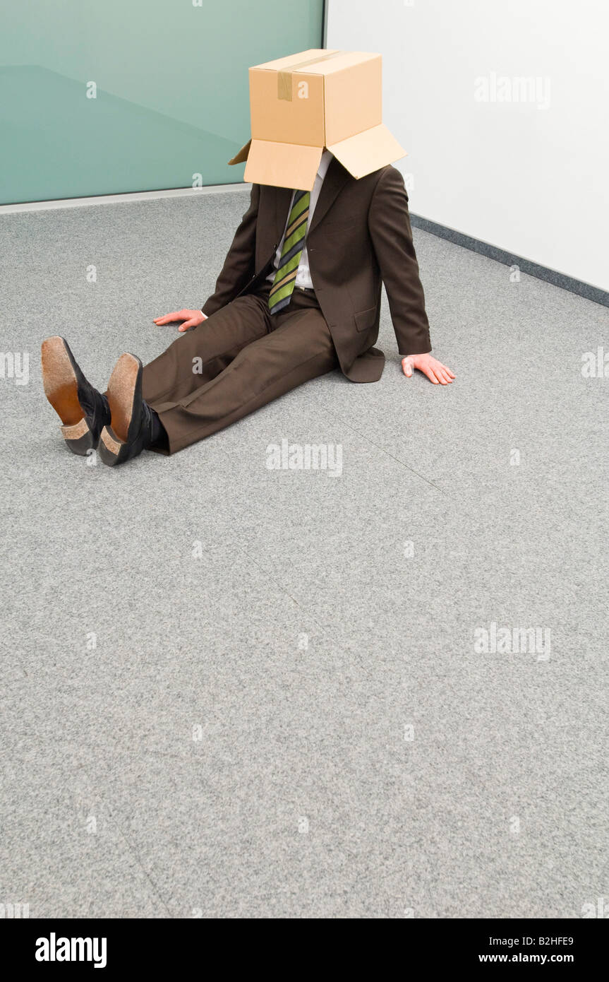 Man hiding corner hi-res stock photography and images - Alamy