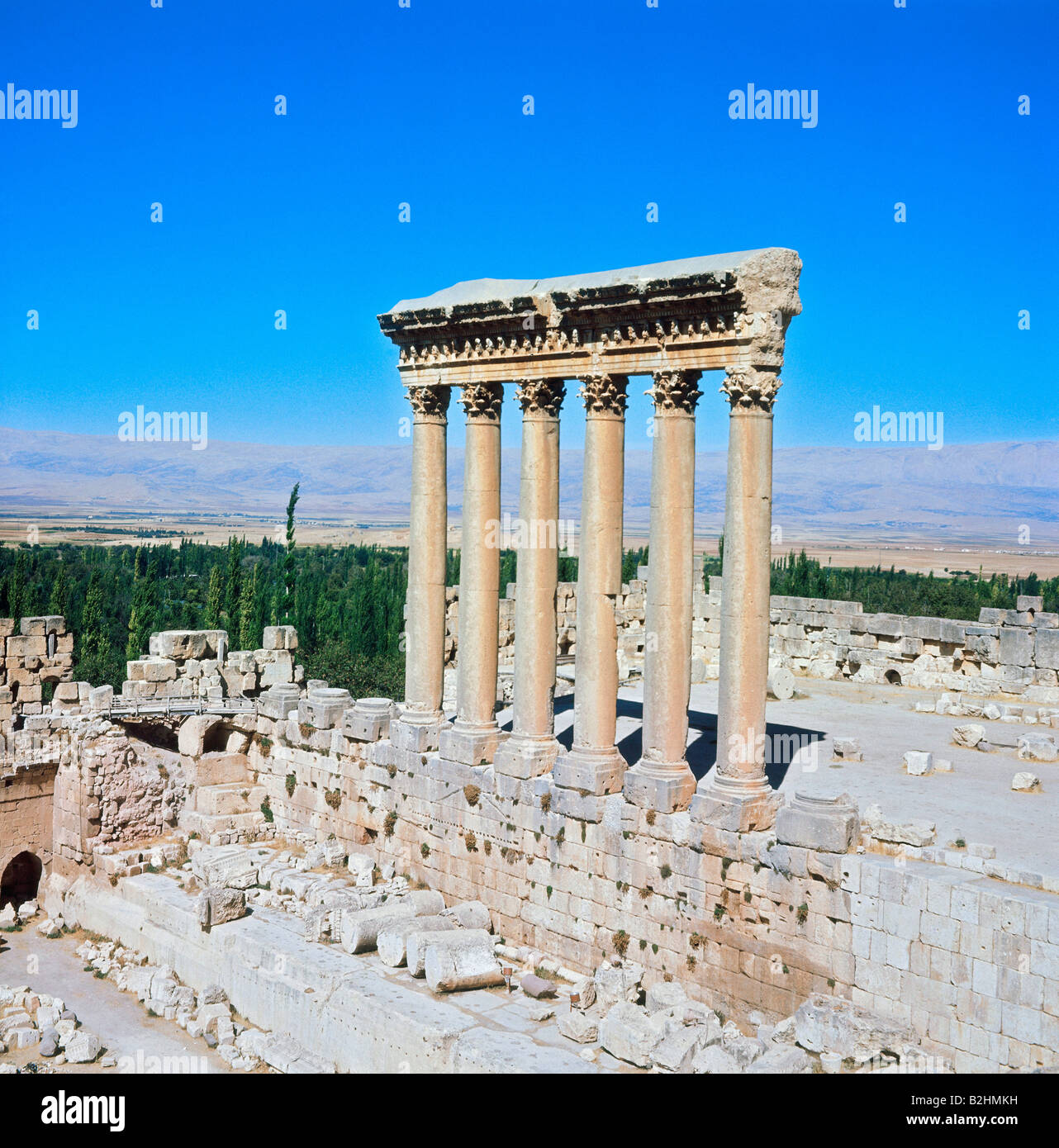 geography / travel, Lebanon, Baalbek, ancient ruins, columns, UNESCO ...