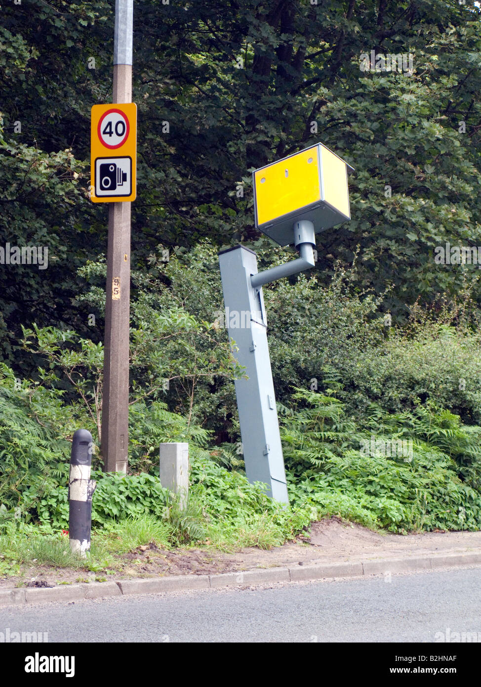 Broken speed sign High Resolution Stock Photography and Images - Alamy