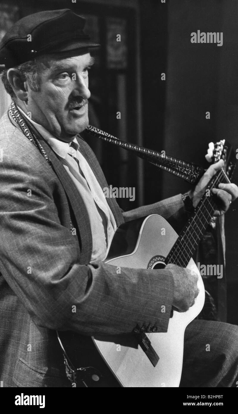 Manger, Jürgen von, * 6.3.1923, German actor and cabaret artist ...