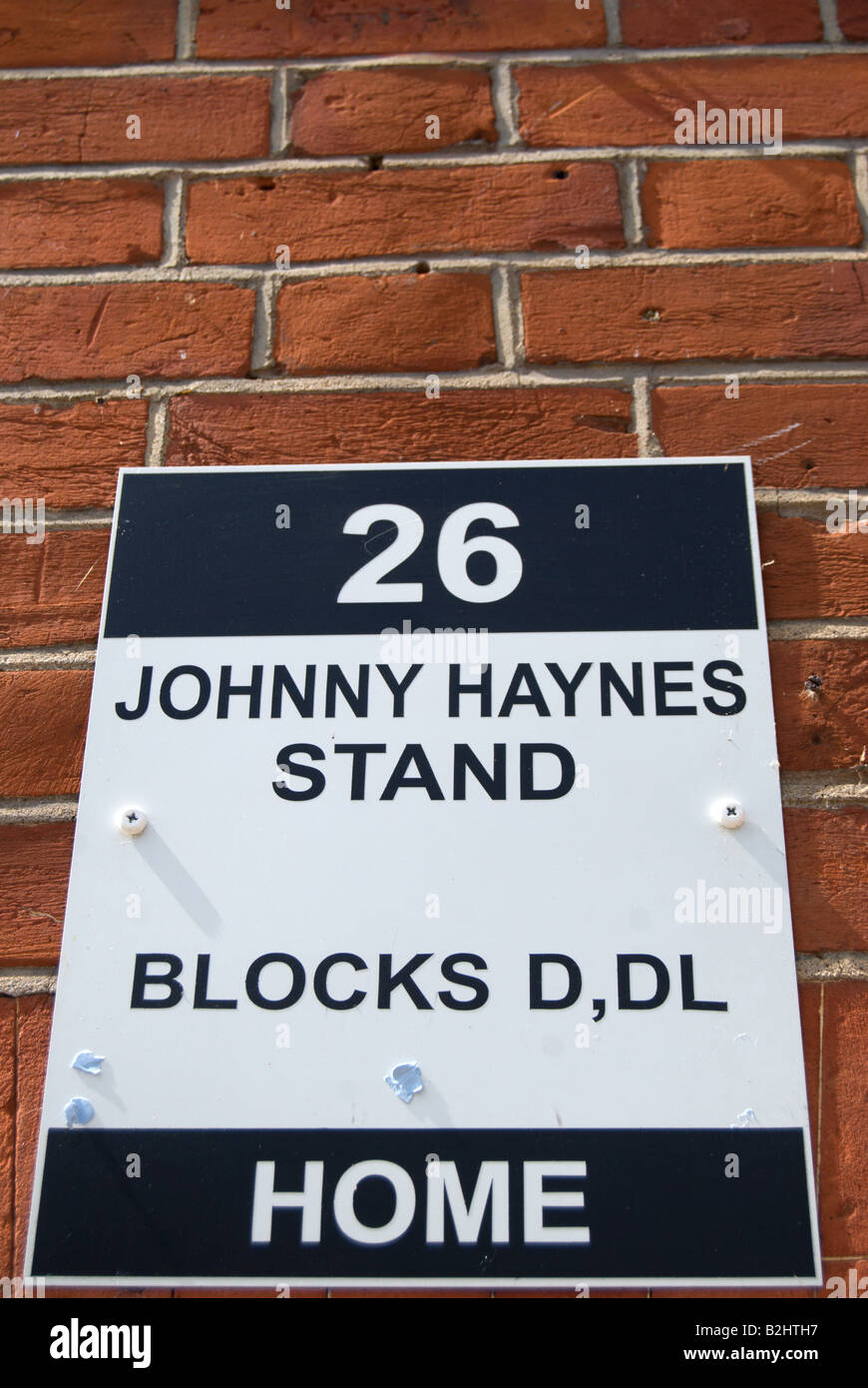 sign for the johnny haynes stand at craven cottage, home of fulham ...