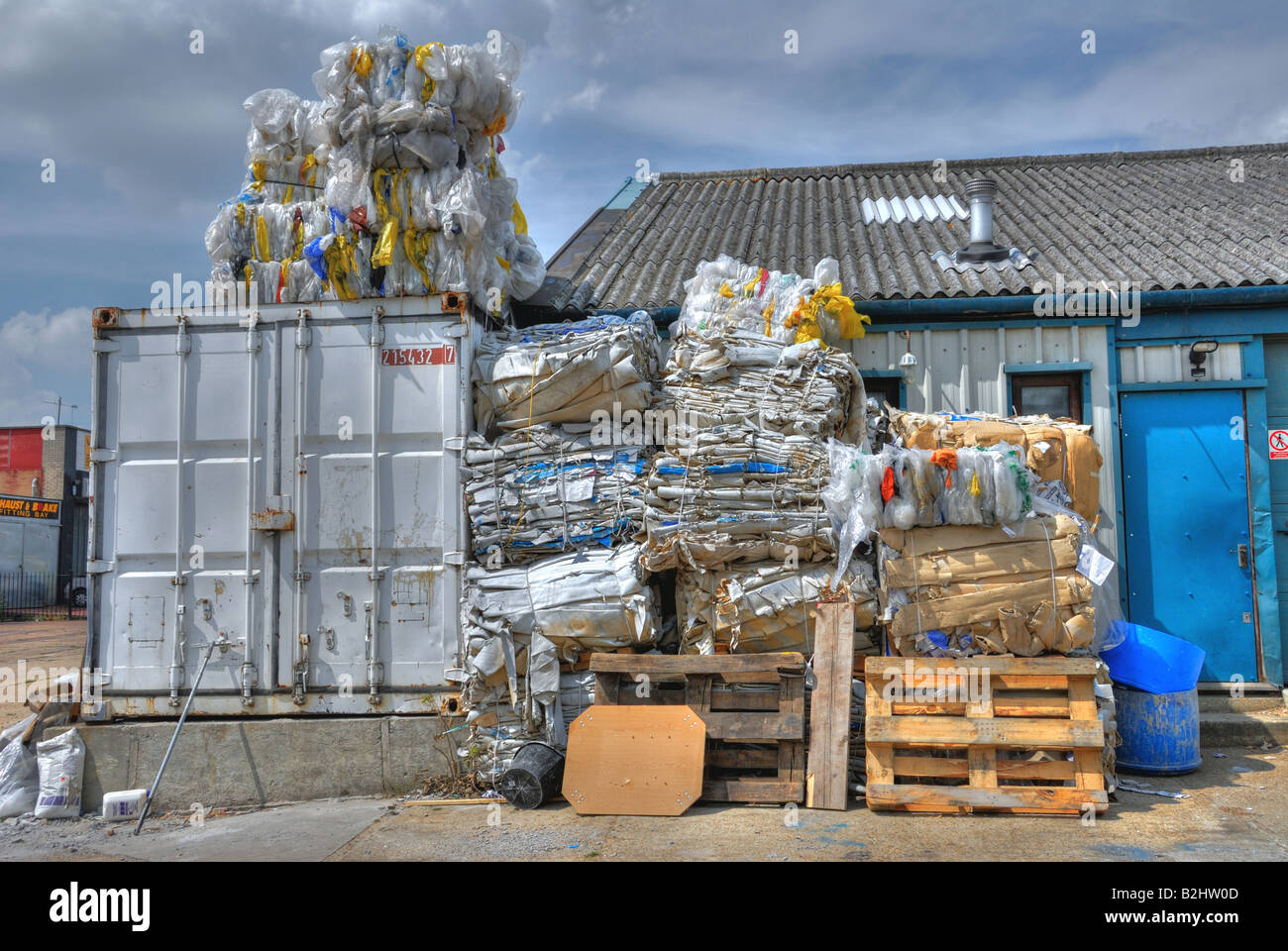 Packing waste hi-res stock photography and images - Alamy