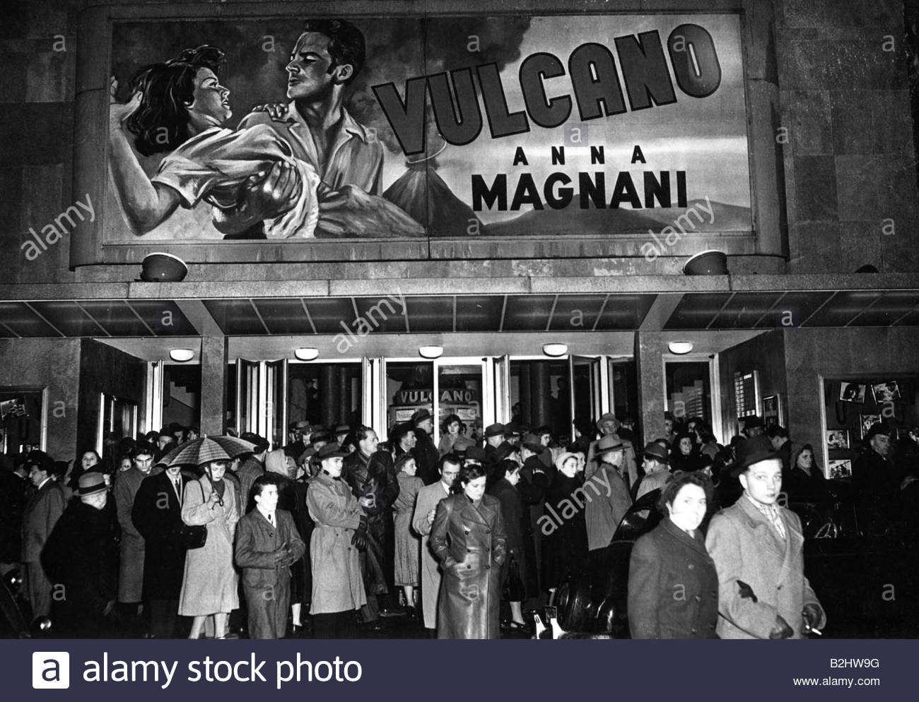 1950s Cinema Audience High Resolution Stock Photography and Images - Alamy