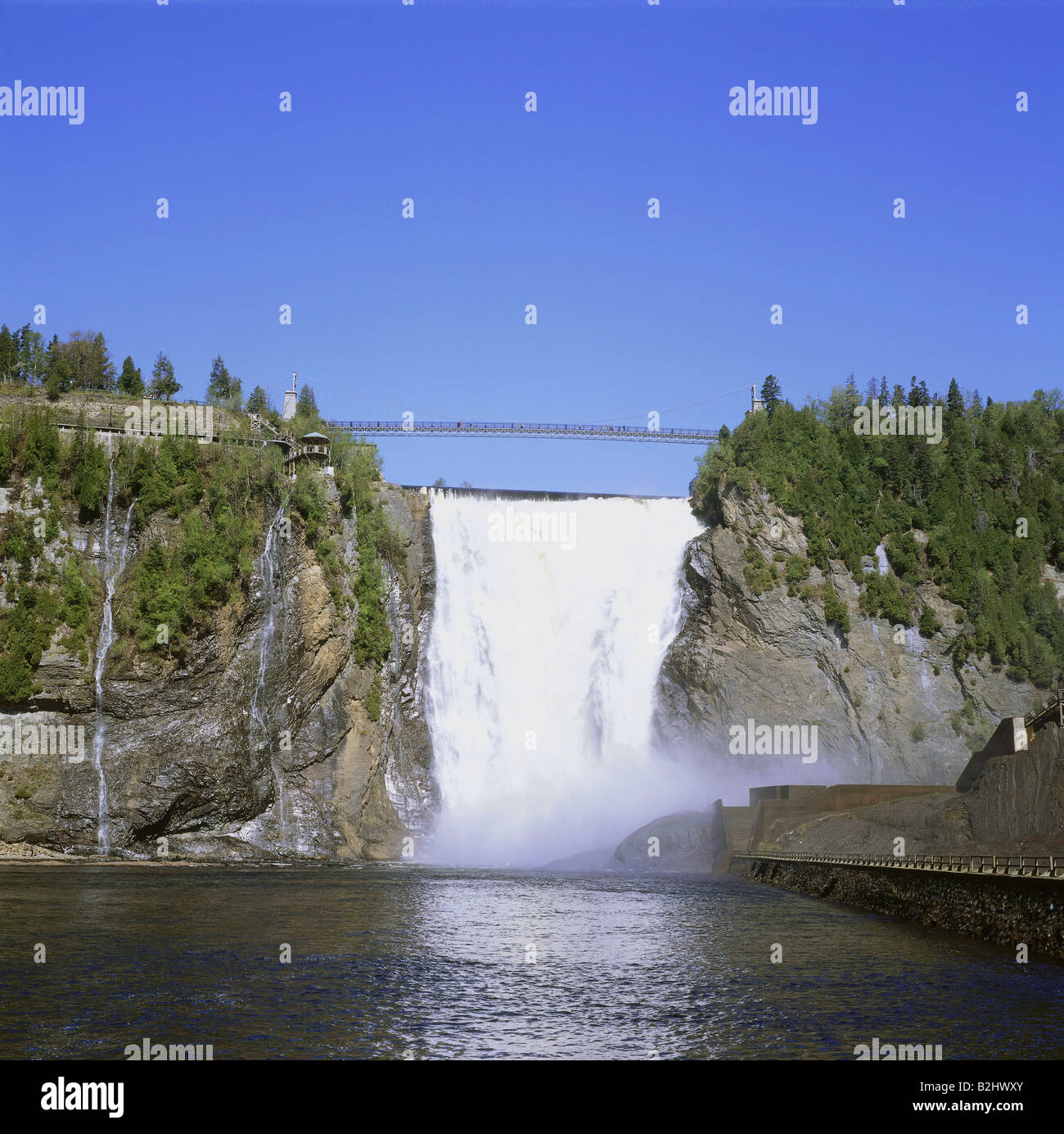 Highest waterfalls of canada near quebec hi-res stock photography and ...