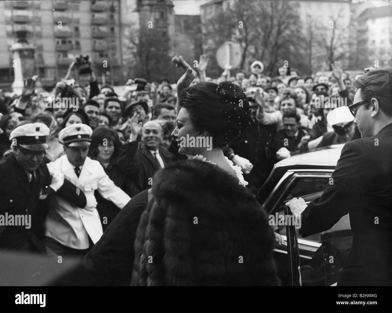 Surrounded by spectators hi-res stock photography and images - Alamy