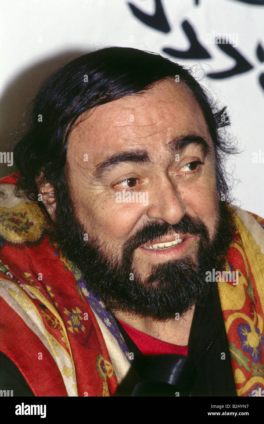 Pavarotti, Luciano, 12.10.1935 - 6.9.2007, Italian singer (tenor ...