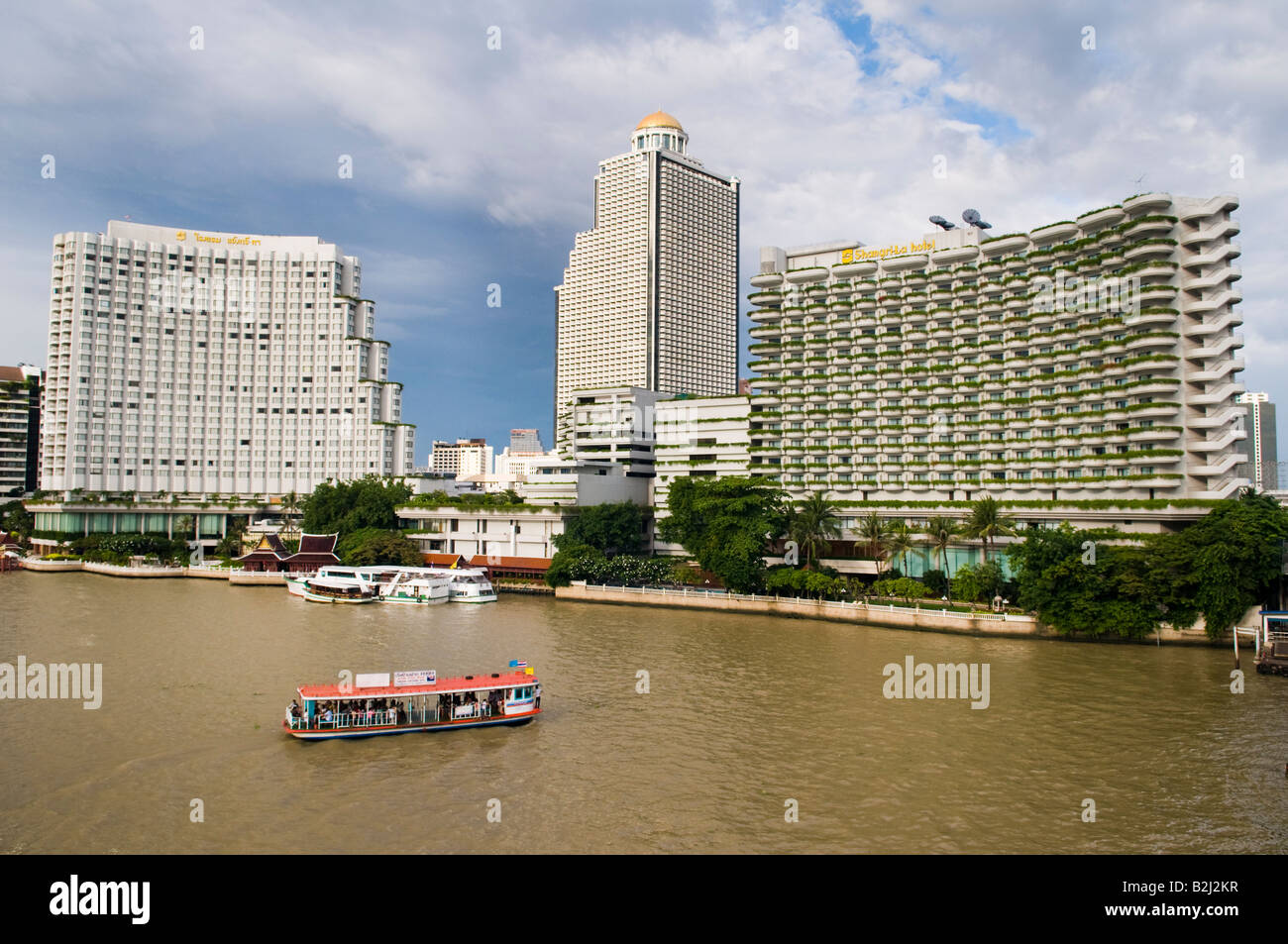 State tower in Bangkok viewed over the river Stock Photo - Alamy