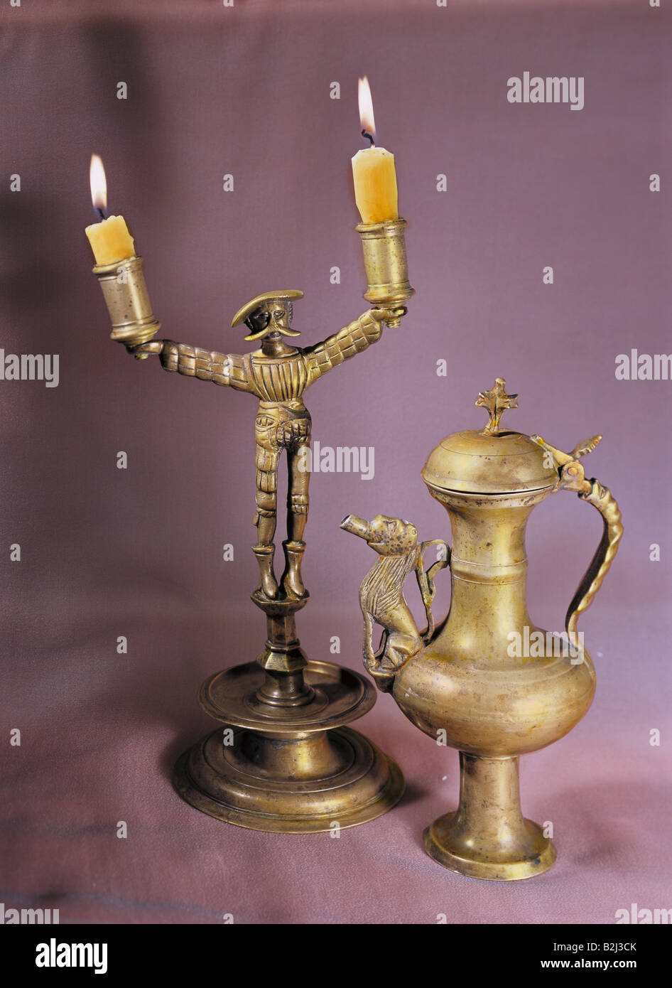 Brass lamps hi-res stock photography and images - Alamy