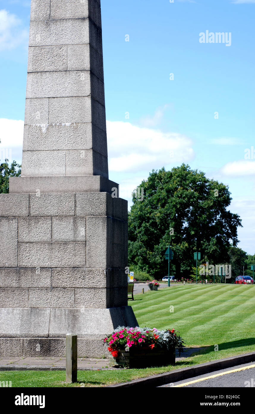 The Cyclists Memorial and The Green, Meriden, West Midlands, England ...