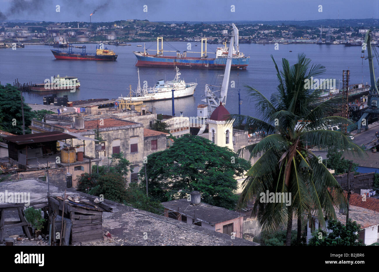 Havana docks hi-res stock photography and images - Alamy