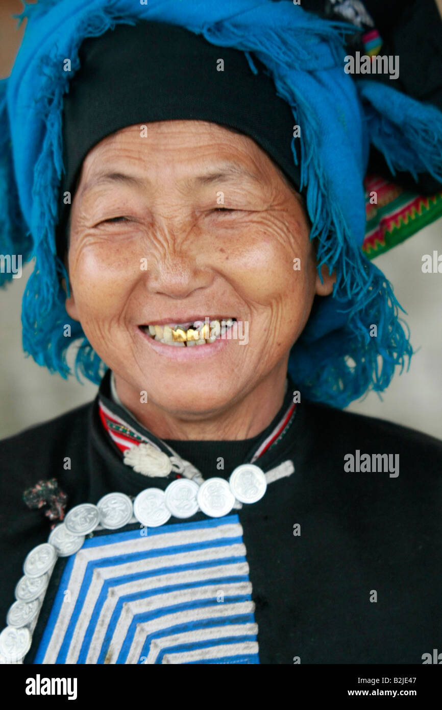 Yi tribe hi-res stock photography and images - Alamy