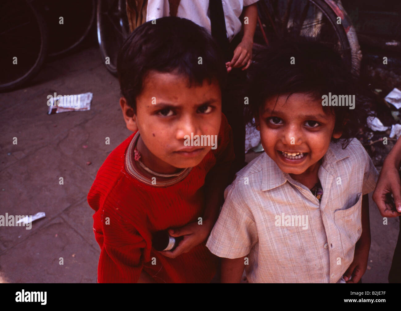 Indian kids smiling camera hi-res stock photography and images - Alamy