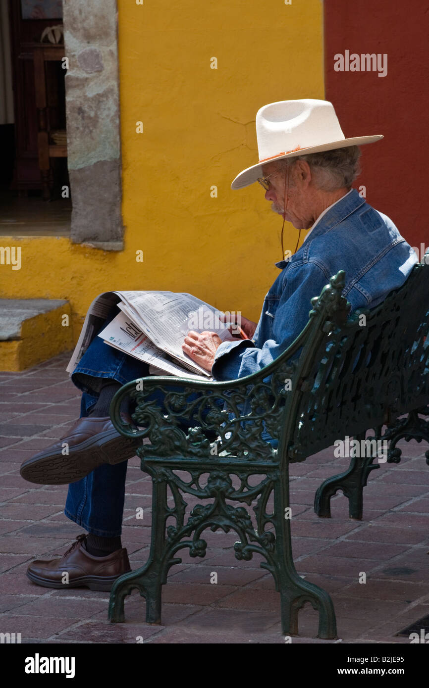 Mexican newspapers hi-res stock photography and images - Alamy