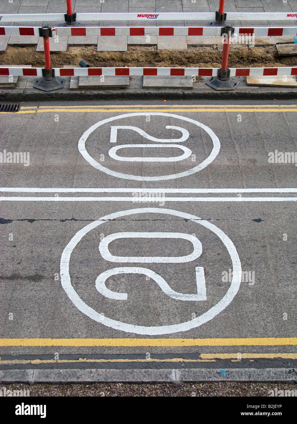 20mph speed limit road markings Stock Photo - Alamy