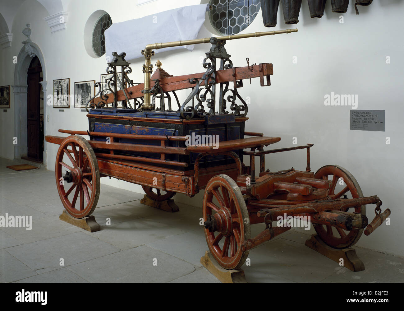 Horse drawn fire engine hi-res stock photography and images - Alamy