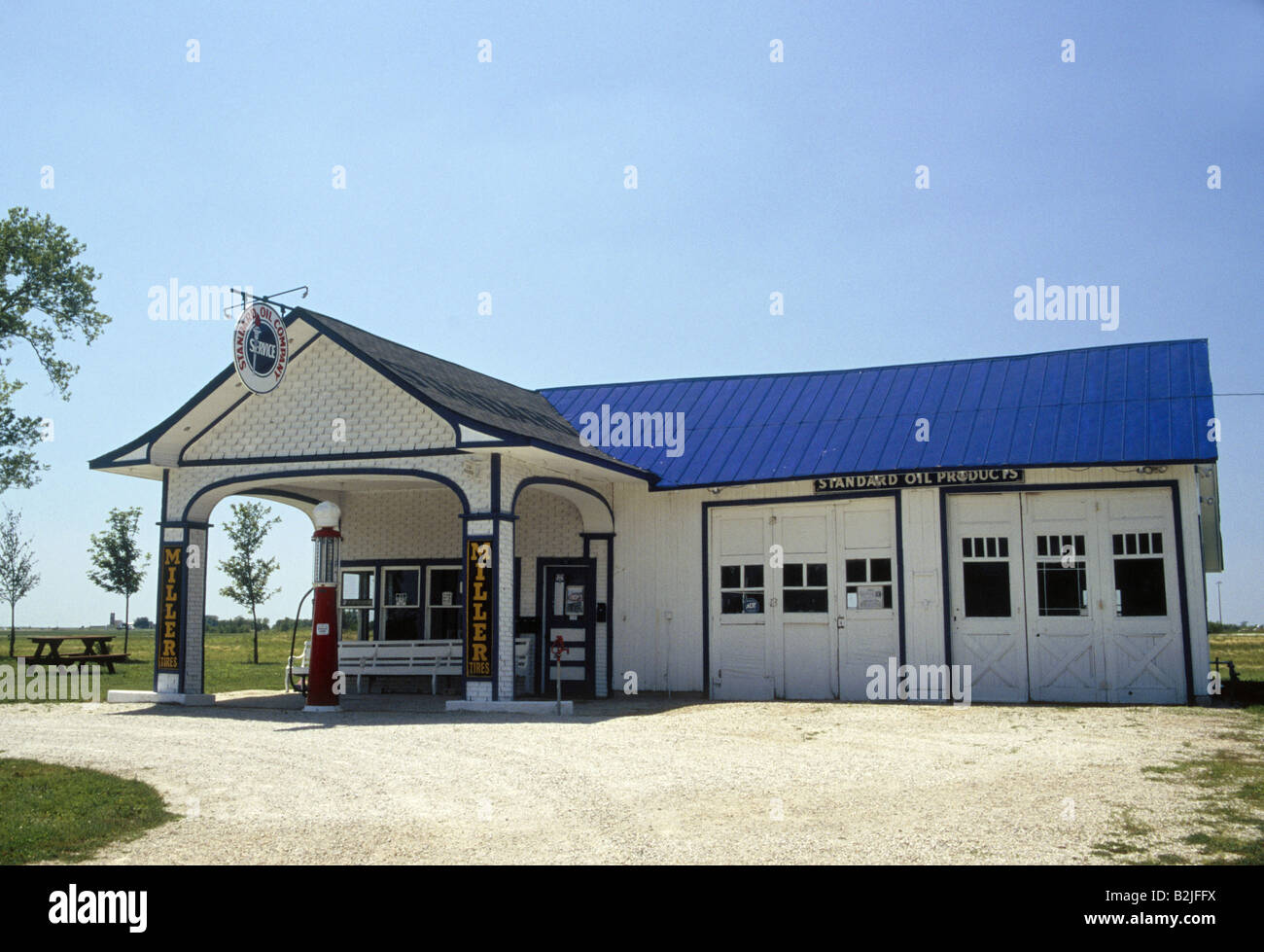 Standard oil service station hi-res stock photography and images - Alamy