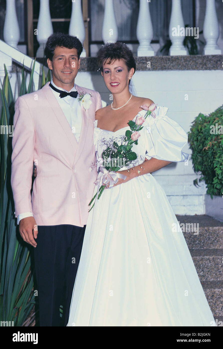 Couple dressed in formal hi-res stock photography and images - Alamy