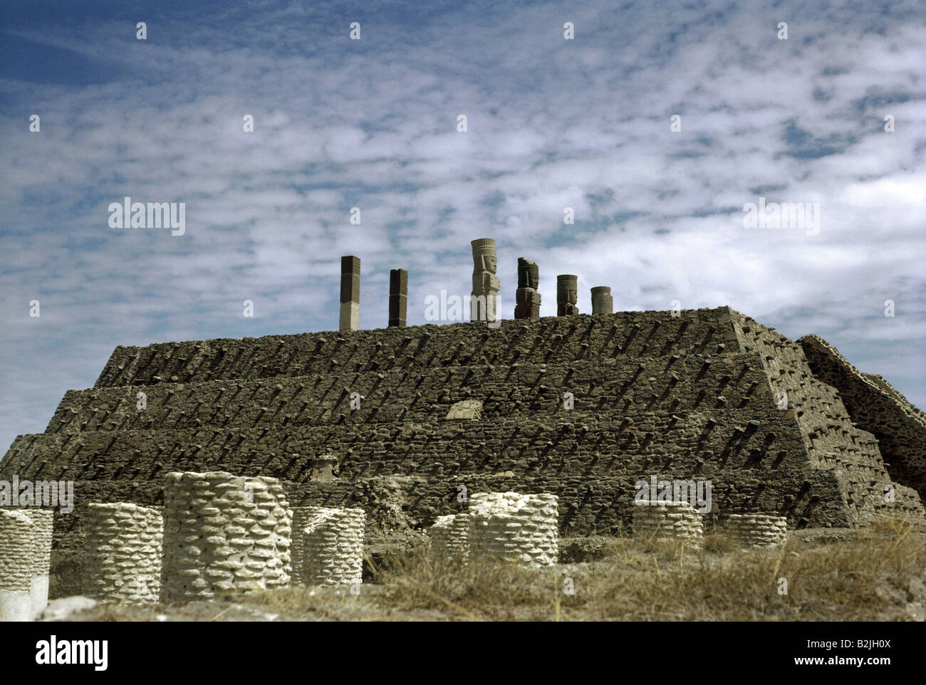 Toltec statues hi-res stock photography and images - Alamy