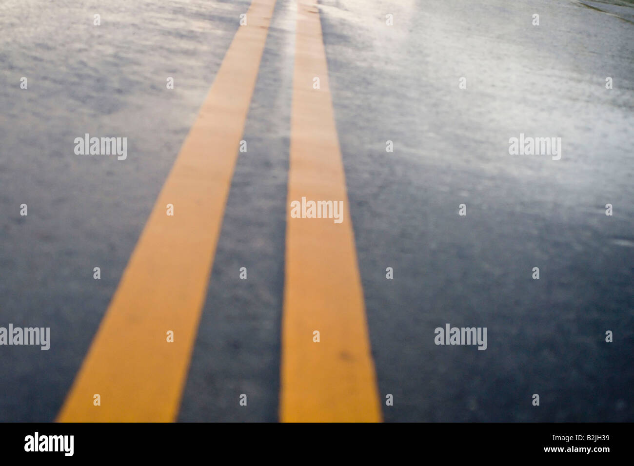 No passing lines hi-res stock photography and images - Alamy