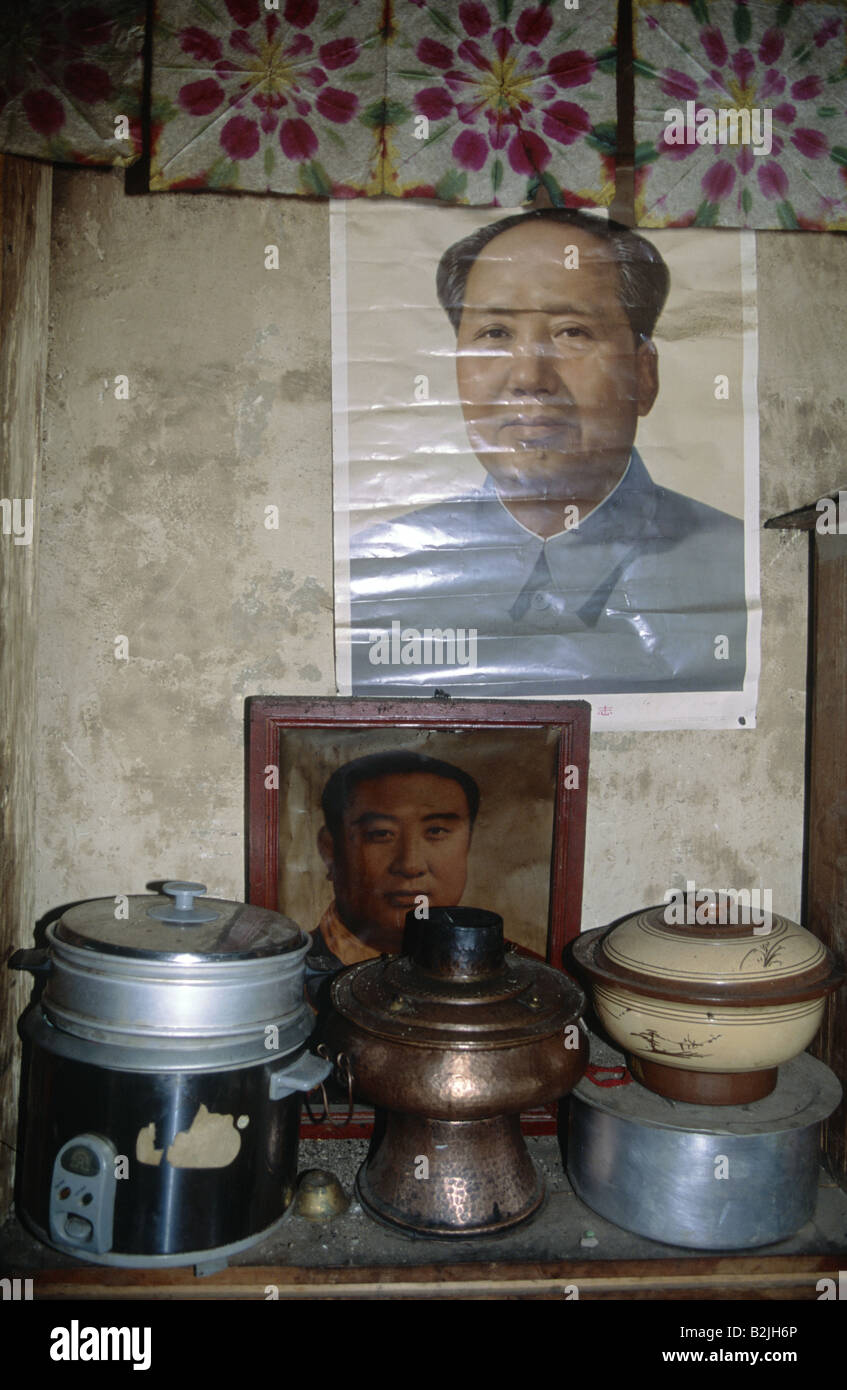 Remote village in mountains House interior Picture of Chairman MaoTse ...
