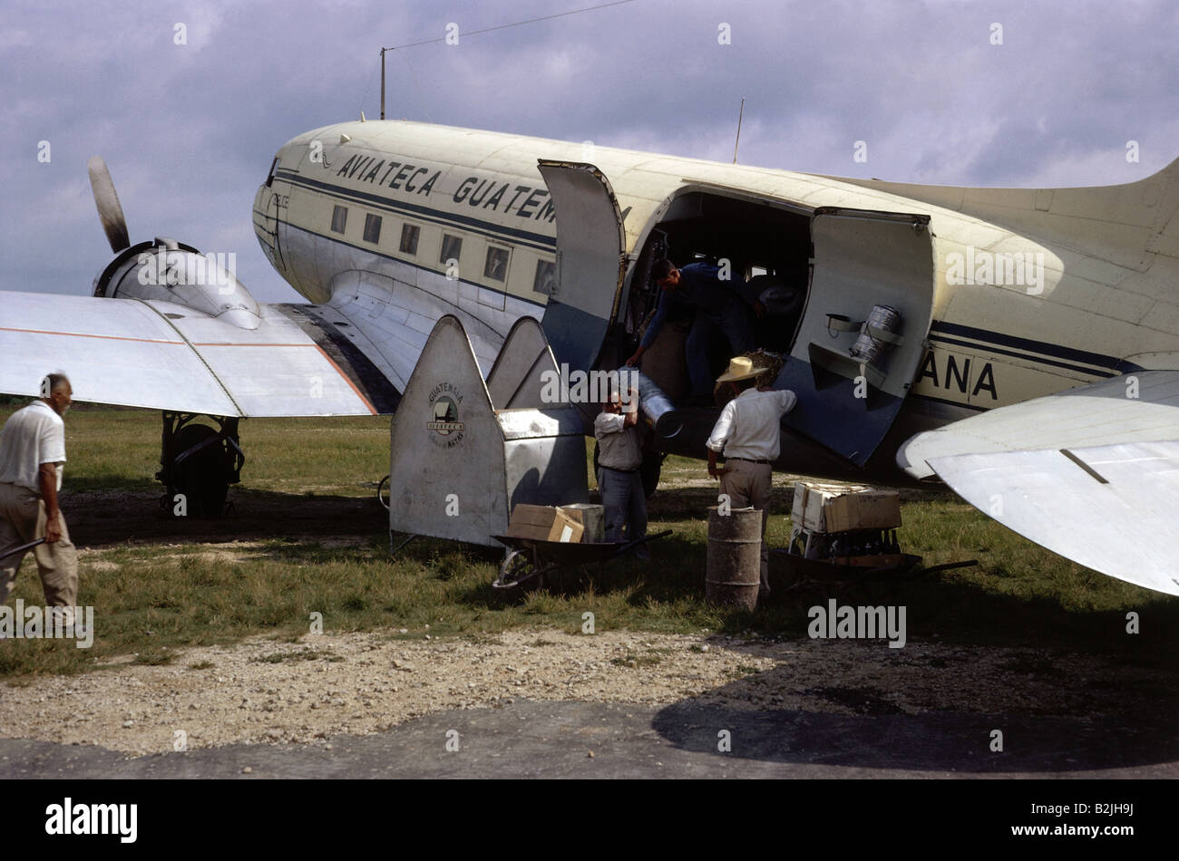 Aviateca hi-res stock photography and images - Alamy