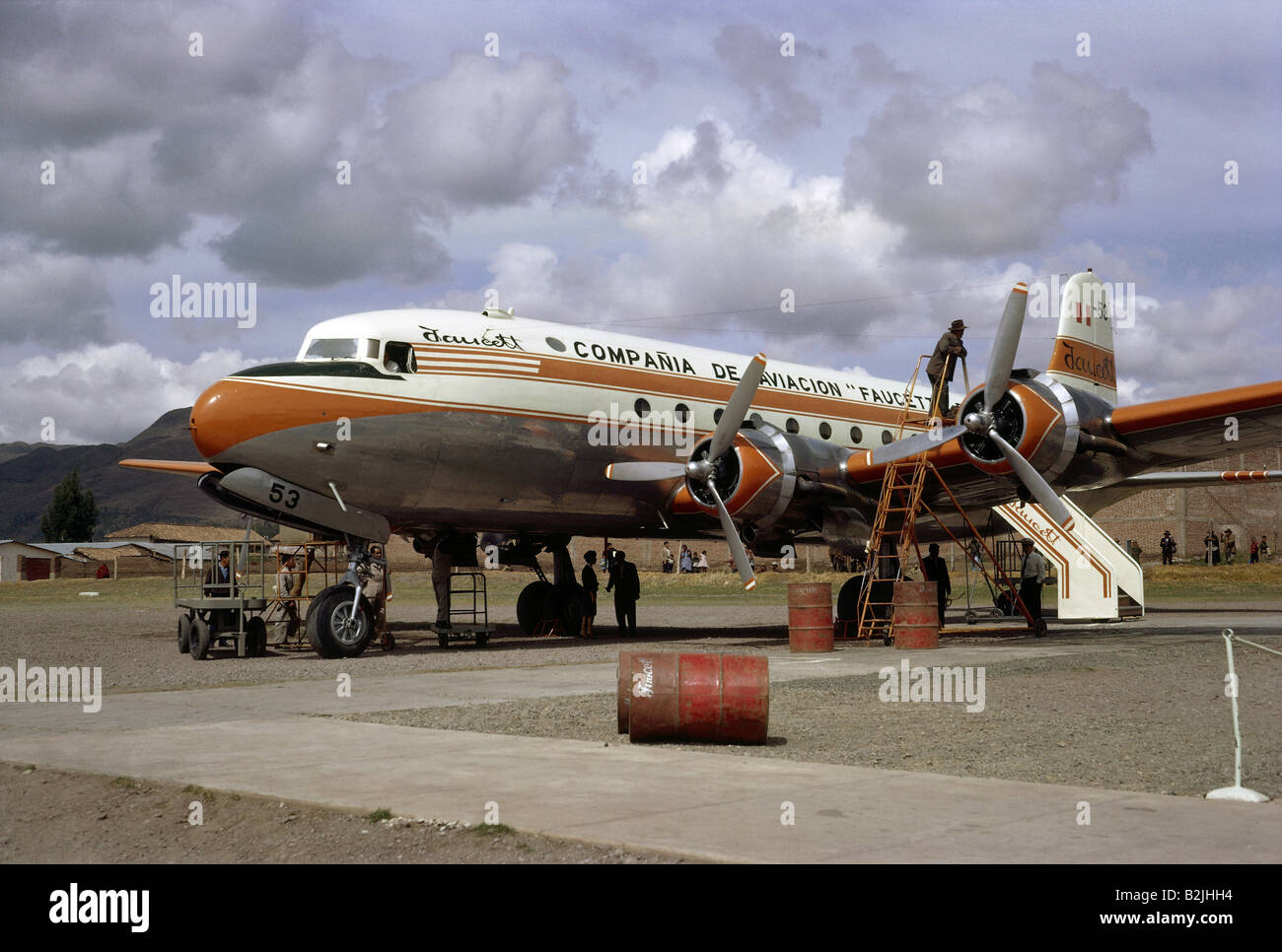 Peruvian airline hi-res stock photography and images - Alamy
