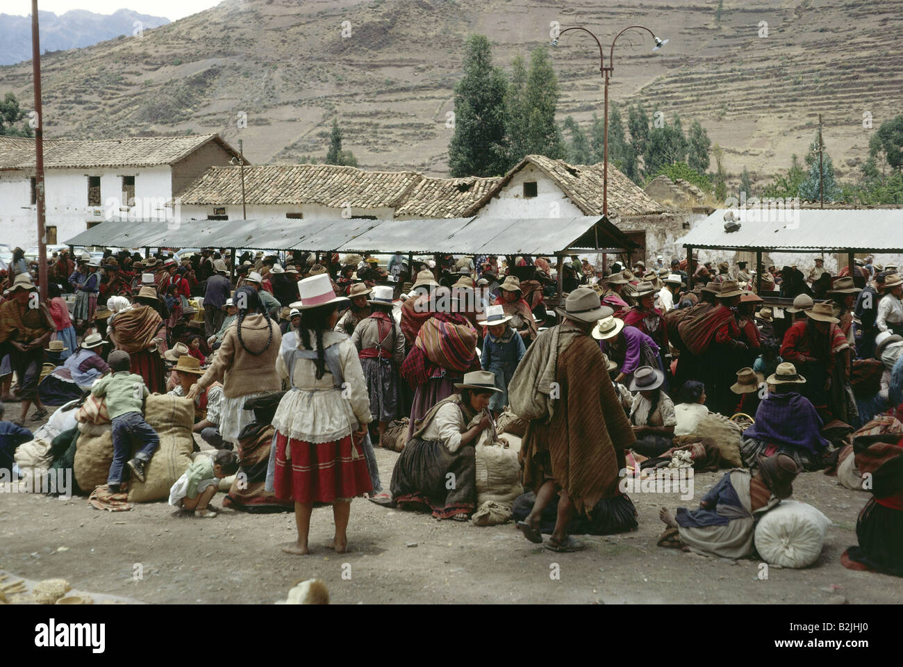 geography / travel, Peru, Pisac, street scenes, native inhabitants, on ...