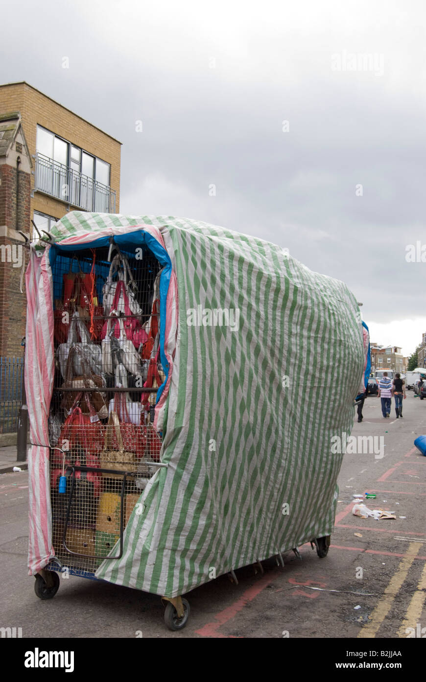 Market stall closing down at the end of the day Stock Photo - Alamy