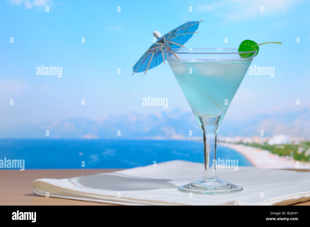 Cocktail against sea Stock Photo - Alamy