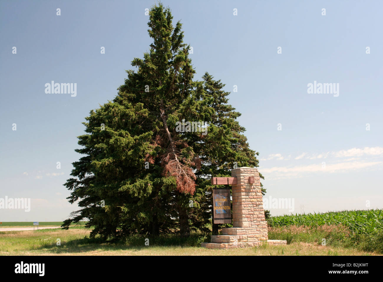 Welcome to Minnesota from South Dakota route 34 Stock Photo - Alamy