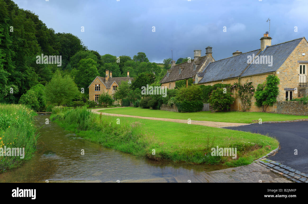 UPPER SLAUGHTER, GLOUCESTERSHIRE, UK - JULY 03, 2008: View of houses in ...